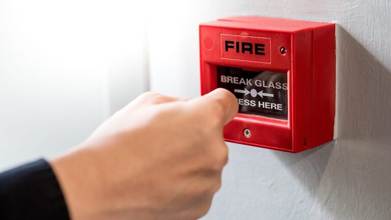 What’s the Difference Between a Commercial Fire Alarm System and a ...